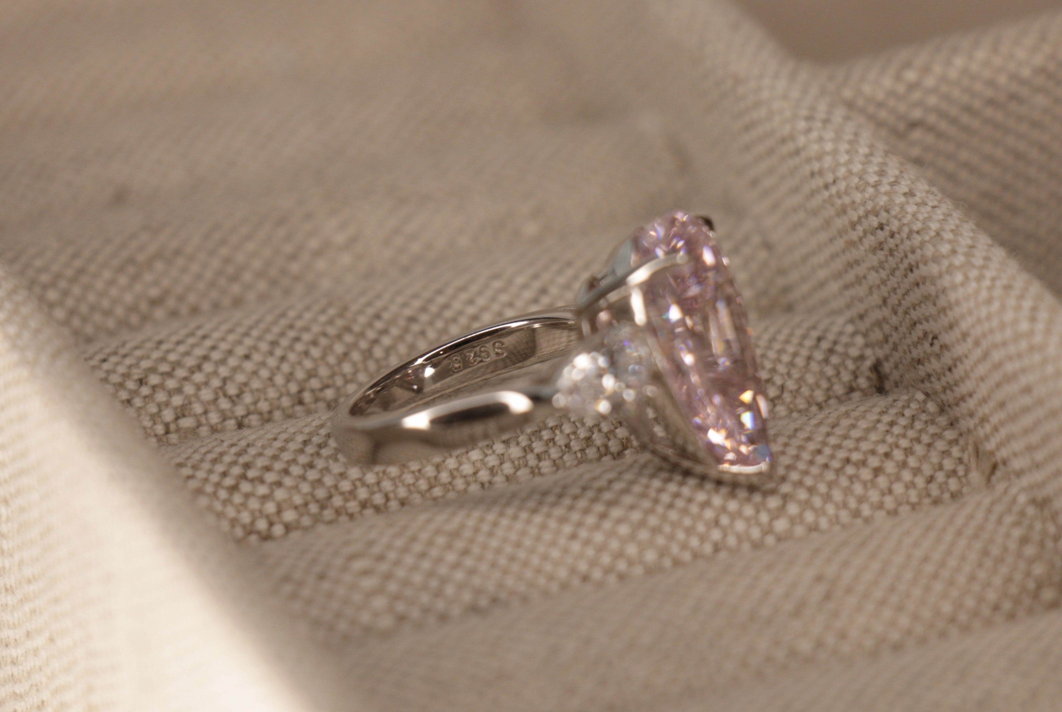 Anna Kournikova, Fancy Pink Pear Shape Engagement Ring, 8 Carats ...